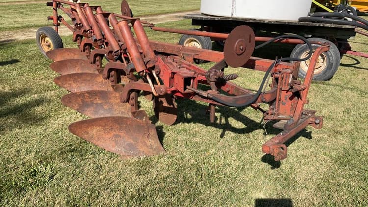 International Harvester 700 Tillage Plows for Sale | Tractor Zoom