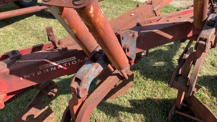 International Harvester 700 Tillage Plows for Sale | Tractor Zoom