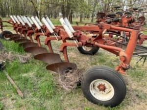 SOLD - IH #700 7-16" Spring Reset Trailing Plow Tillage with 7 Bottoms ...