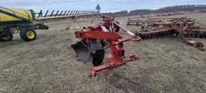 SOLD - IH 710 5 Btm Plow Tillage with 5 Bottoms | Tractor Zoom