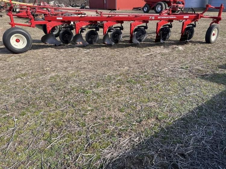 International Harvester 710 Tillage Plows for Sale | Tractor Zoom
