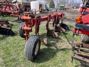 SOLD - IH 720 4 Bottom Plow Tillage with 4 Bottoms | Tractor Zoom