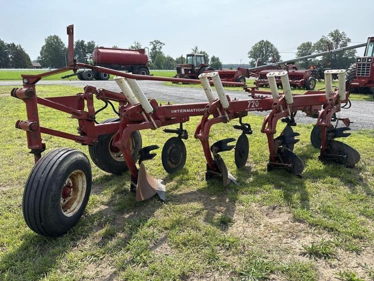 International Harvester 720 Tillage Plows for Sale | Tractor Zoom