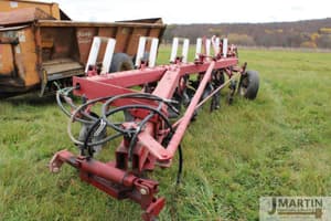 SOLD - IH 720 5 bottom plow Tillage with 5 Bottoms | Tractor Zoom