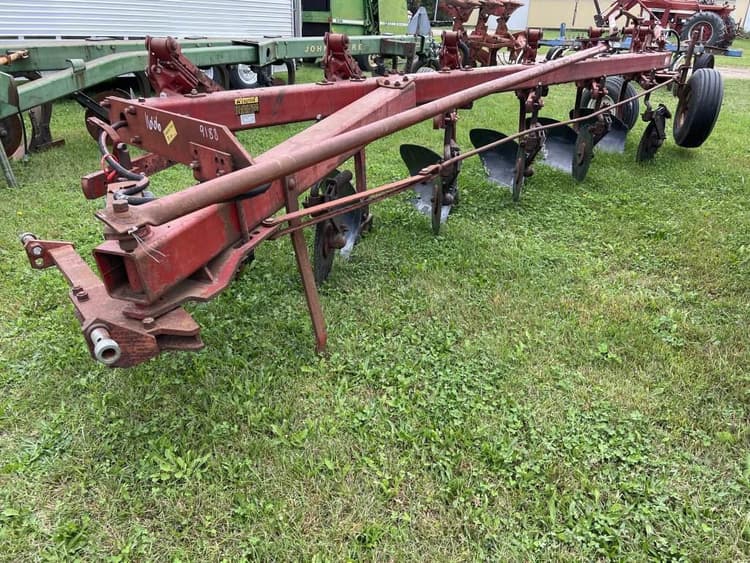 International Harvester 720 Tillage Plows for Sale | Tractor Zoom