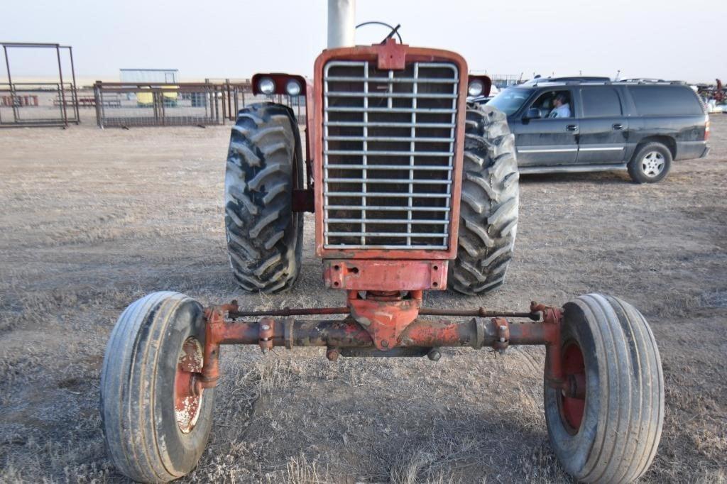 International Harvester 806 Tractors 100 to 174 HP for Sale | Tractor Zoom