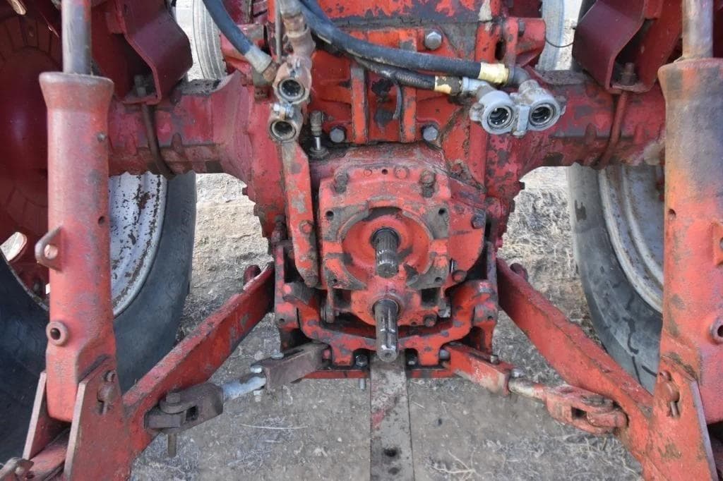 International Harvester 806 Tractors 100 to 174 HP for Sale | Tractor Zoom