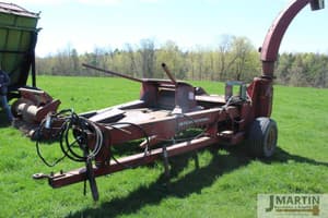SOLD - IH 830 forage harvester Harvesting | Tractor Zoom