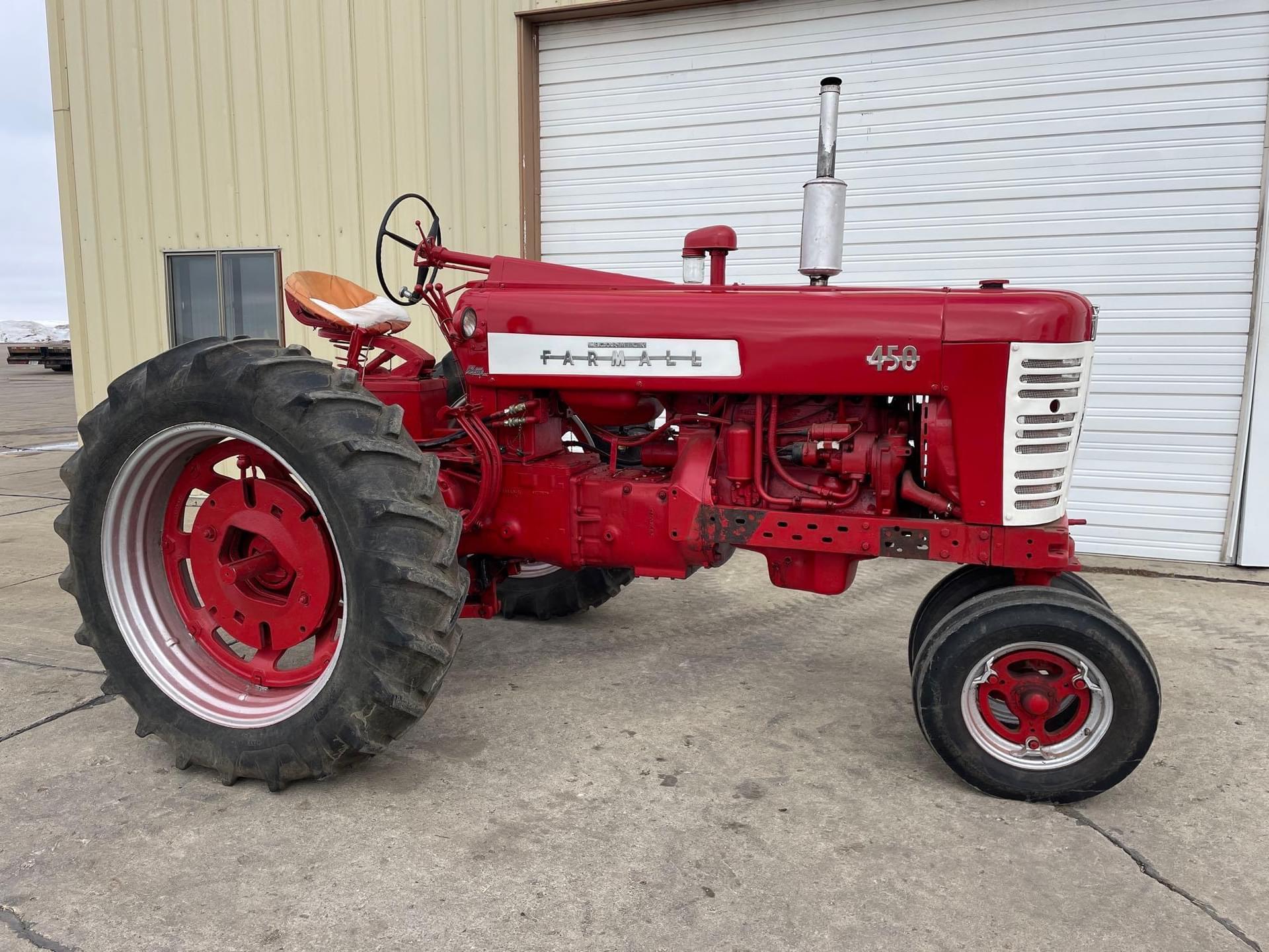 Tractor Zoom - International Harvester 450