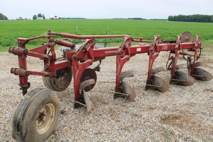 International Harvester 720 Tillage Plows for Sale | Tractor Zoom