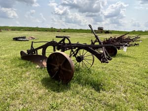 SOLD - IHC Stump Plow Tillage with 1 Bottoms | Tractor Zoom