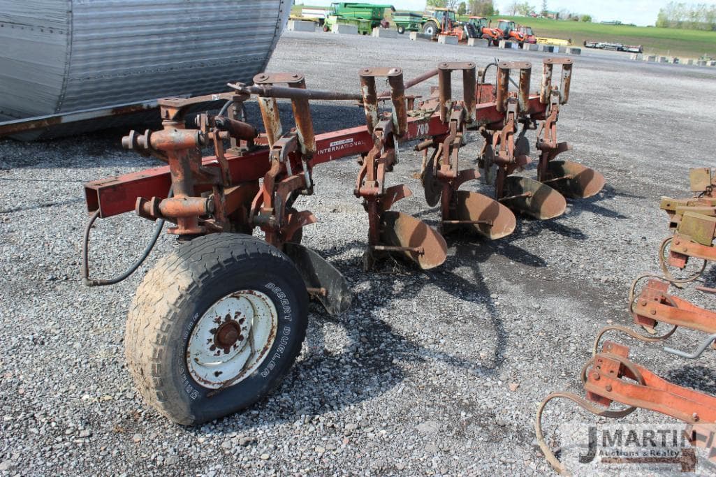 International Harvester 700 Tillage Plows for Sale | Tractor Zoom