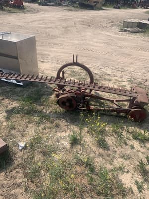 SOLD - International 100 hay mower Hay and Forage | Tractor Zoom