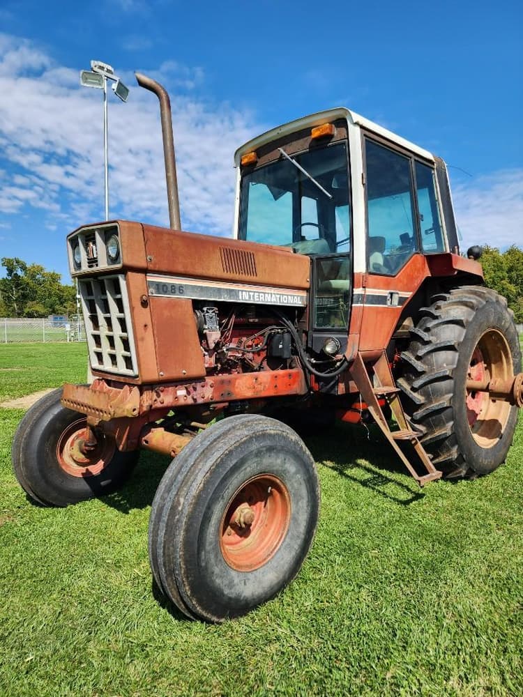 International Harvester 1086 Tractors 100 to 174 HP for Sale | Tractor Zoom
