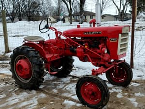 SOLD - INTERNATIONAL 140 WIDE FRONT TRACTOR Tractors with 28 HP ...
