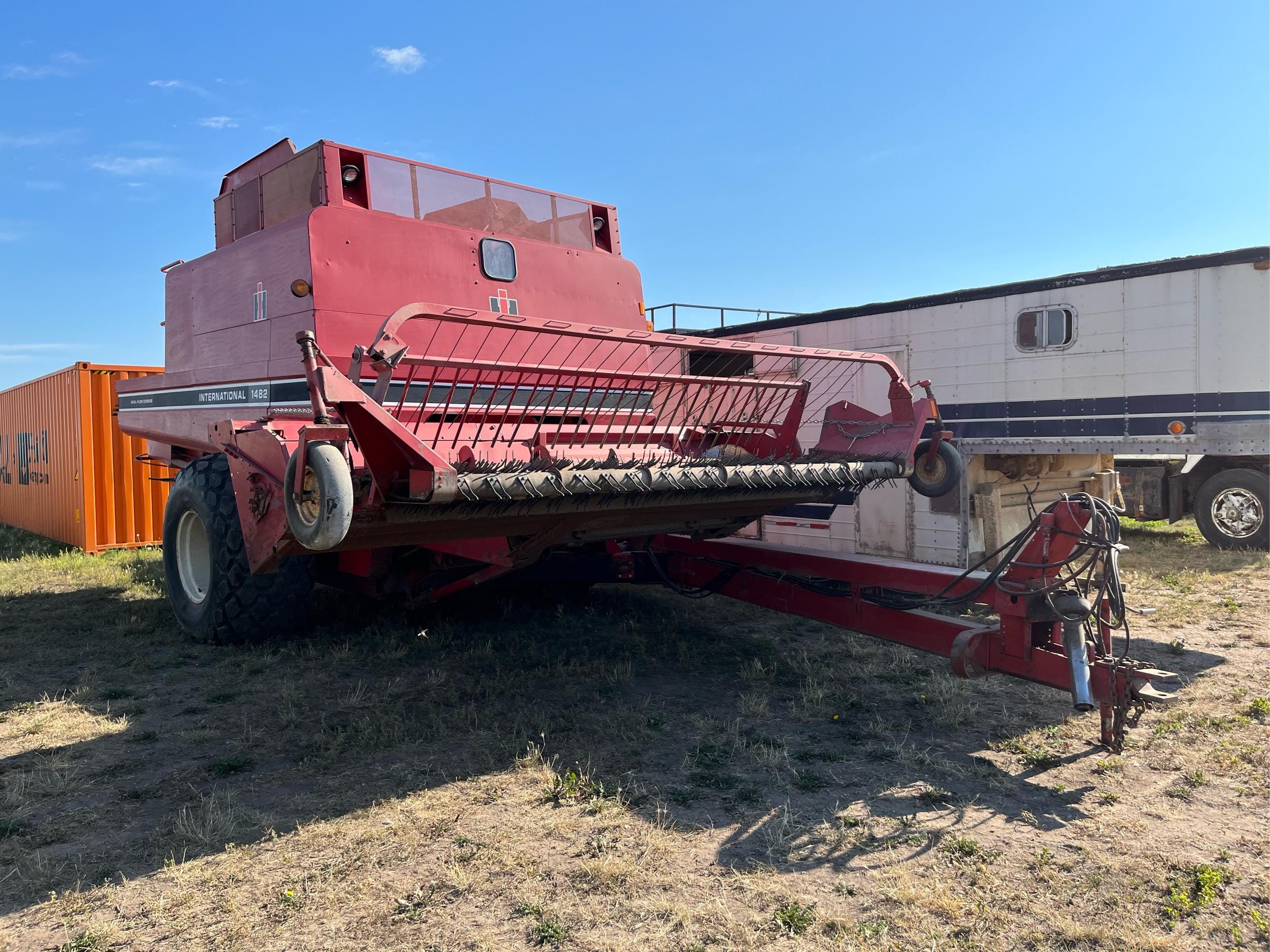 SOLD - International Harvester 1482 Lot No. 81350 Combines with --- Hrs ...