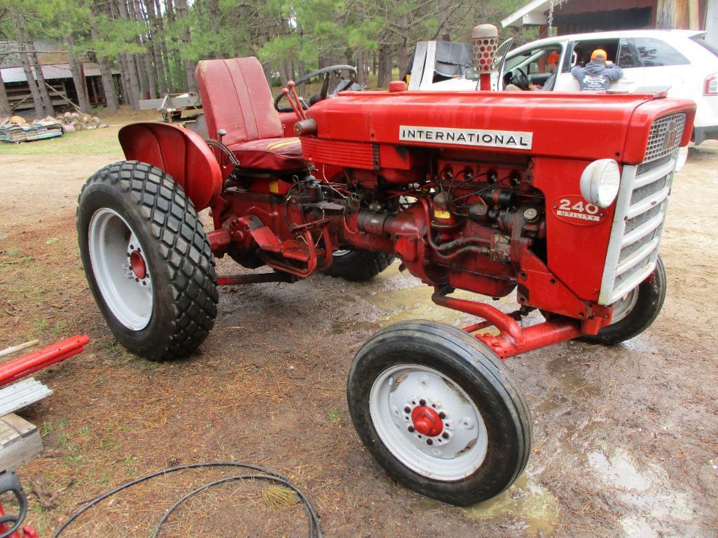 International Harvester 240 Tractors 40 to 99 HP for Sale | Tractor Zoom