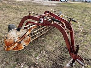SOLD - International 35 5-bar hay rake Hay and Forage | Tractor Zoom