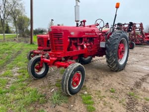 SOLD - International 400 Tractors with 50 HP | Tractor Zoom