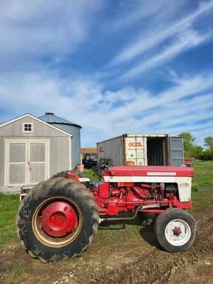 International Harvester 460 Lot No. 1011 Tractors For Sale with 4,100 ...