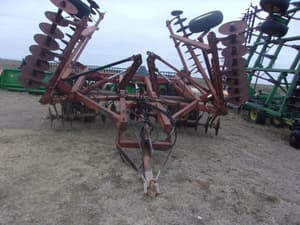 SOLD - International 490 Disc Tillage with 24 ft | Tractor Zoom