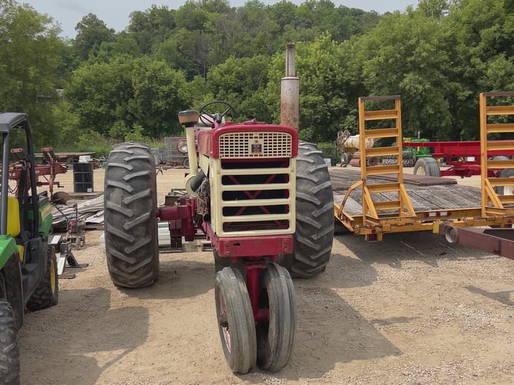 International Harvester 560 Tractors 40 to 99 HP for Sale | Tractor Zoom