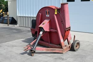 SOLD - International 600 Forage Blower Hay and Forage | Tractor Zoom