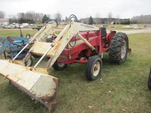 SOLD - International 606 with Loading 2000 Bucket (Bear Creek, WI ...