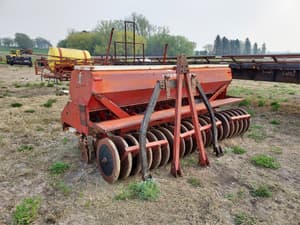 SOLD - INTERNATIONAL 620 Planting with 14 ft | Tractor Zoom