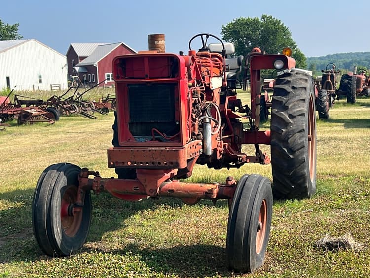 SOLD - International Harvester 666 Tractors 40 to 99 HP | Tractor Zoom