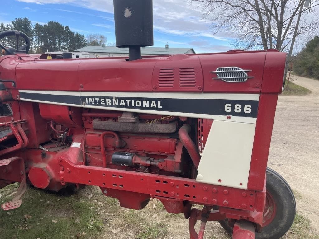 Tractor Zoom - International Harvester 686