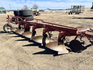 International Harvester 710 Tillage For Sale with 5 Bottoms | Tractor Zoom