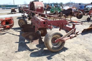 International Harvester 710 Lot No. 637 Tillage For Sale with 3 Bottoms ...