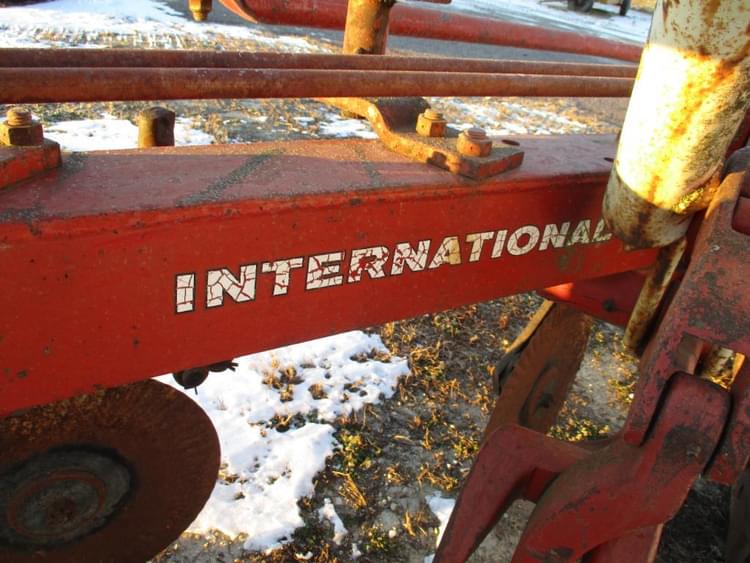International Harvester 710 Tillage Plows for Sale | Tractor Zoom