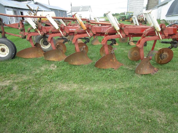 International Harvester 720 Tillage Plows for Sale | Tractor Zoom