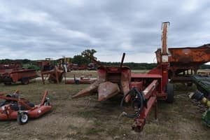 SOLD - International Harvester 720 Harvesting | Tractor Zoom