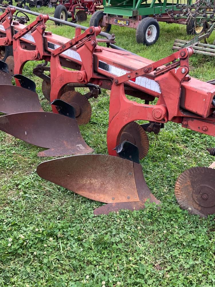International Harvester 735 Tillage Plows for Sale | Tractor Zoom