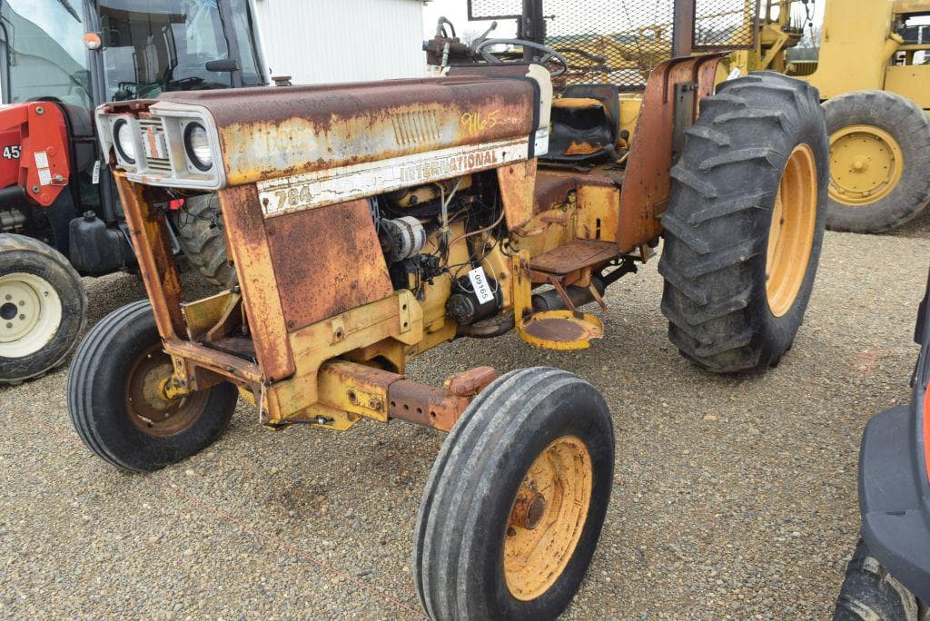 Tractor Zoom - International Harvester 784