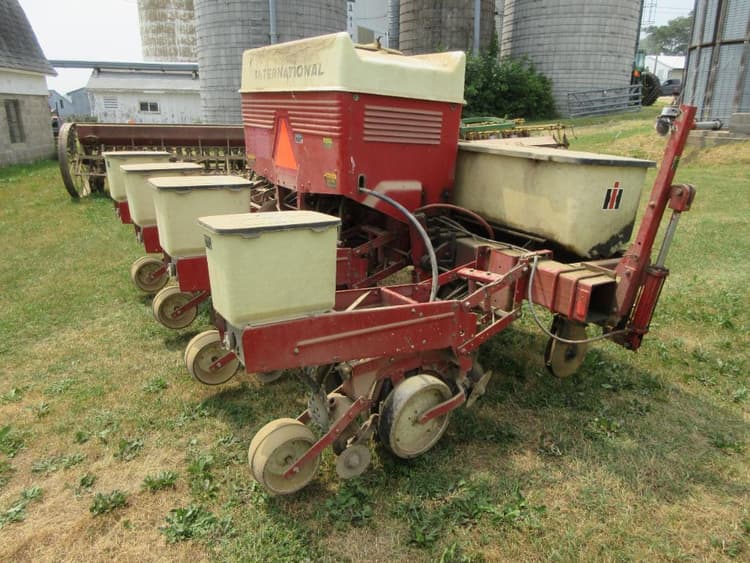 International Harvester 800 Cyclo Air Planting Planters for Sale ...