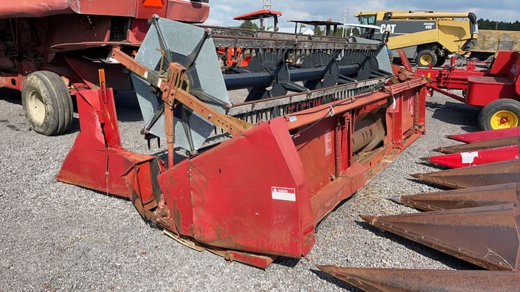International Harvester 820 Harvesting Headers - Platform for Sale ...