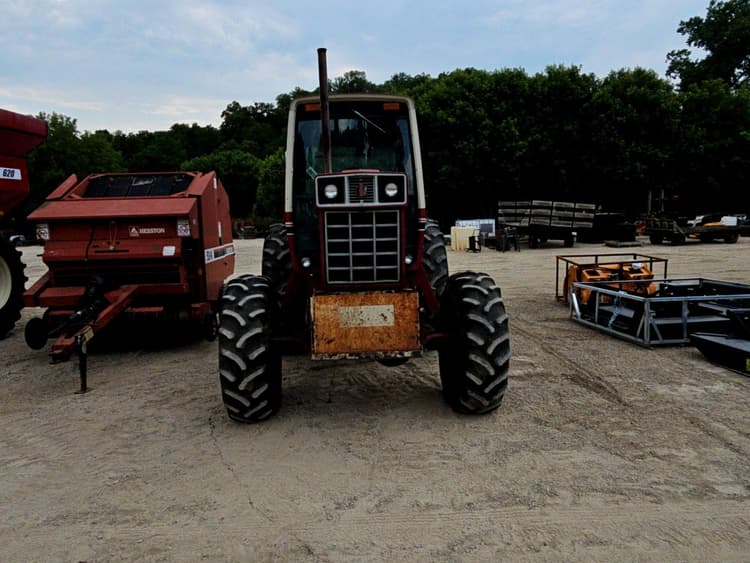 International Harvester 886 Tractors 40 to 99 HP for Sale | Tractor Zoom