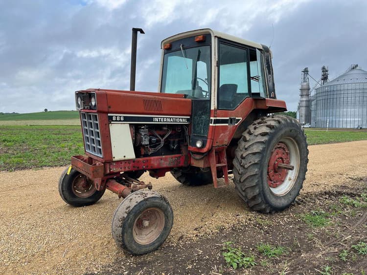 SOLD - International Harvester 886 Tractors 40 to 99 HP | Tractor Zoom