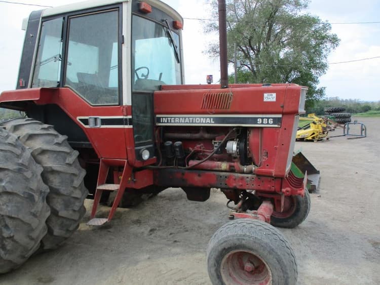 International Harvester 986 Tractors 100 to 174 HP for Sale | Tractor Zoom