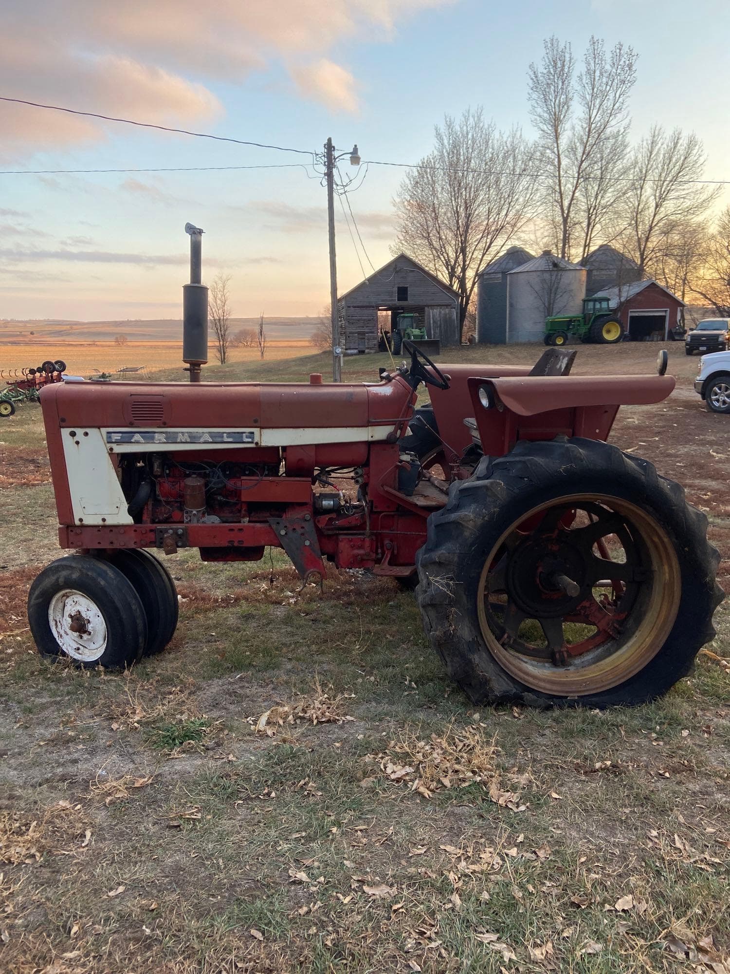 International Harvester 656 Tractors 40 to 99 HP for Sale | Tractor Zoom