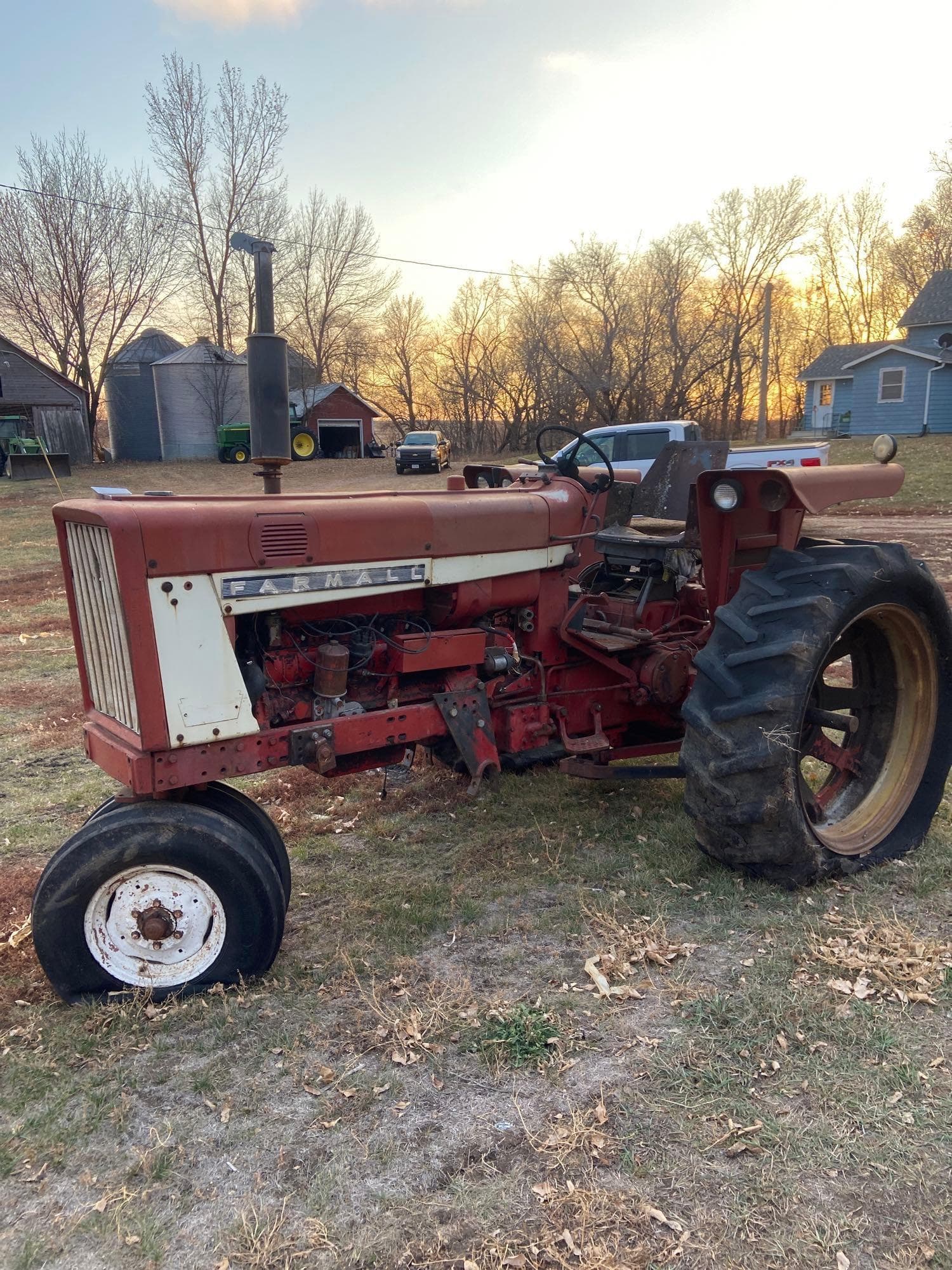 International Harvester 656 Tractors 40 to 99 HP for Sale | Tractor Zoom