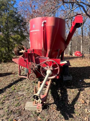 SOLD - International Harvester 1050 Lot No. 6166191 Hay and Forage ...