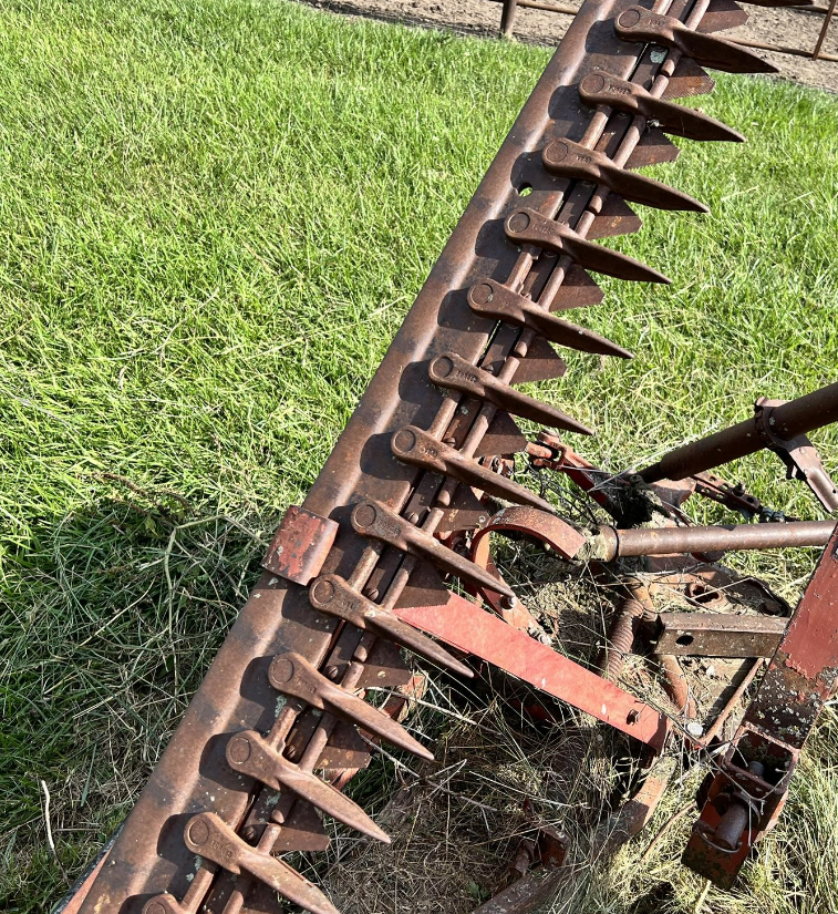 Tractor Zoom - International Harvester 1300