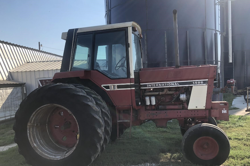 Tractor Zoom - International Harvester 1486