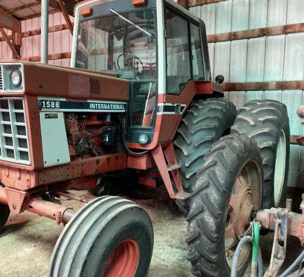 SOLD - International Harvester 1586 Tractors with 4,661 Hrs | Tractor Zoom