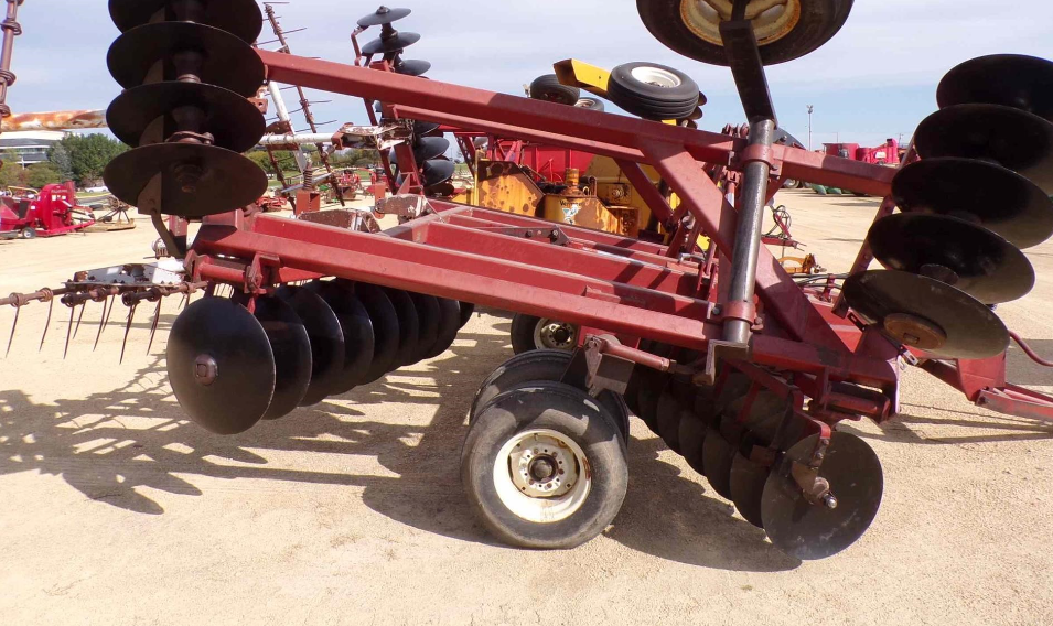 SOLD - International Harvester 490 Tillage with --- In | Tractor Zoom